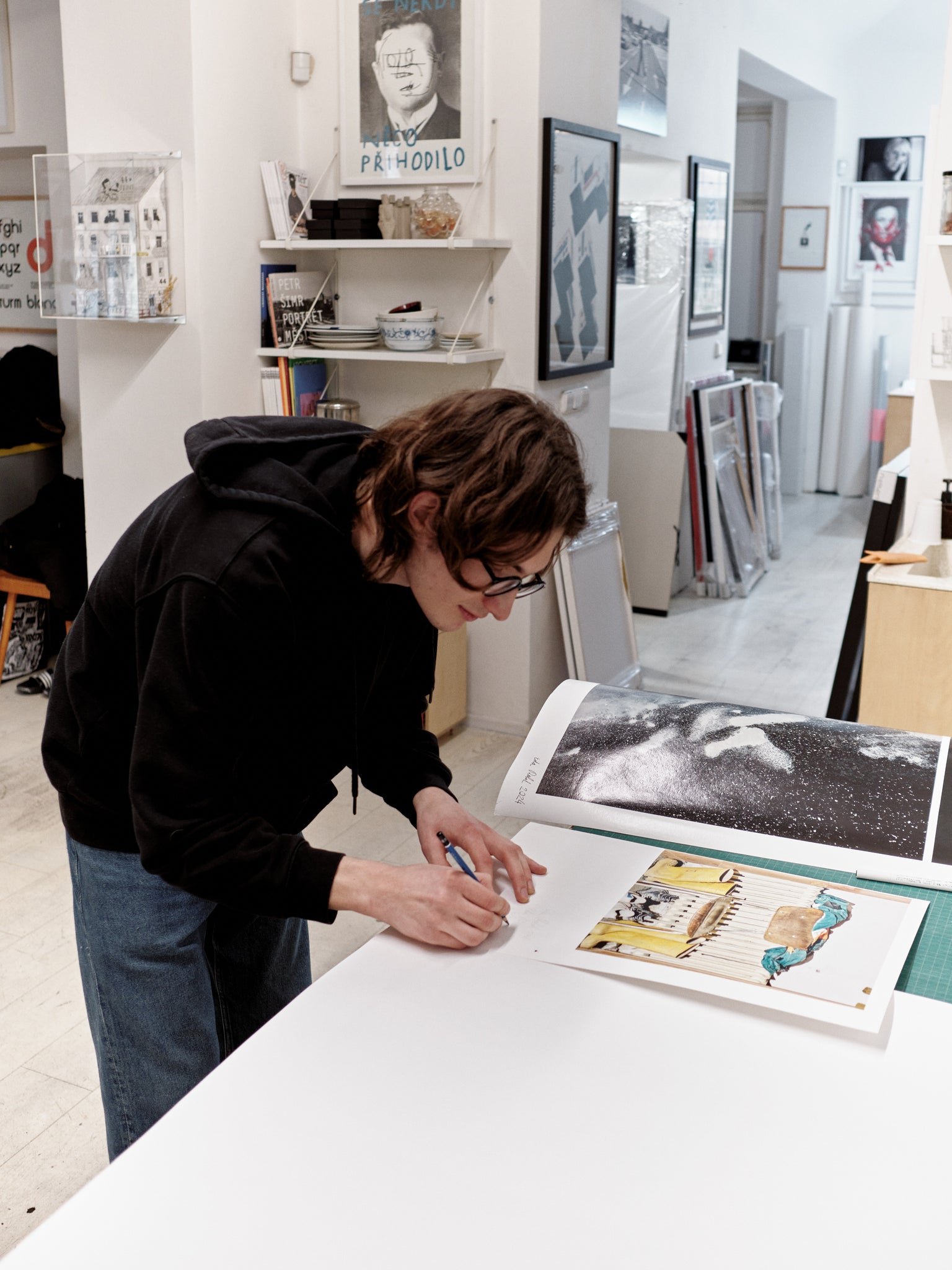 Eda Babák – Kyblík : Poster 44 – umění / tisky